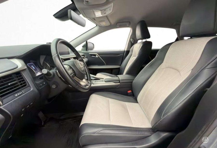 Grey Lexus RX 450h 2022 in Vilnius, with an engine capacity of 3.46 L and mileage of 86 thousand km for 43000 €, photo 9 on AUTOMOTO.COM.LV
