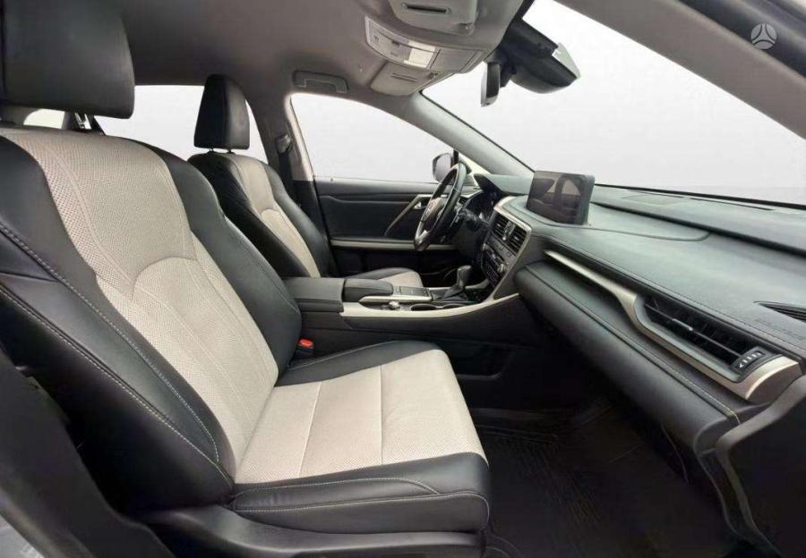 Grey Lexus RX 450h 2022 in Vilnius, with an engine capacity of 3.46 L and mileage of 86 thousand km for 43000 €, photo 10 on AUTOMOTO.COM.LV