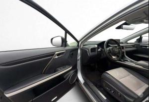 Grey Lexus RX 450h 2022 in Vilnius, with an engine capacity of 3.46 L and mileage of 86 thousand km for 43000 €, photo 12 on AUTOMOTO.COM.LV