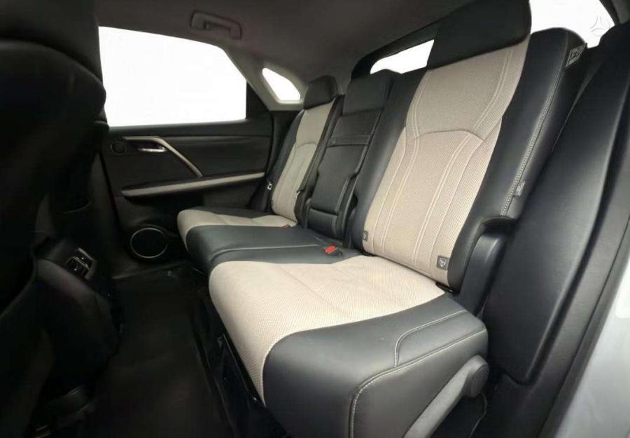 Grey Lexus RX 450h 2022 in Vilnius, with an engine capacity of 3.46 L and mileage of 86 thousand km for 43000 €, photo 13 on AUTOMOTO.COM.LV