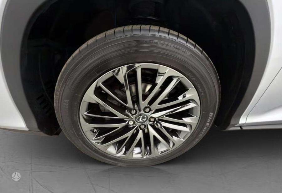 Grey Lexus RX 450h 2022 in Vilnius, with an engine capacity of 3.46 L and mileage of 86 thousand km for 43000 €, photo 18 on AUTOMOTO.COM.LV