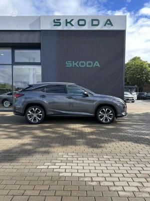 Pelēks Lexus RX 450h 2022 Klaipėda, ar dzinēja tilpumu 3.46 L un nobraukumu 133 tūkst. km par 42800 €, foto 1 vietnē AUTOMOTO.COM.LV