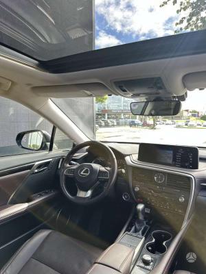 Pelēks Lexus RX 450h 2022 Klaipėda, ar dzinēja tilpumu 3.46 L un nobraukumu 133 tūkst. km par 42800 €, foto 8 vietnē AUTOMOTO.COM.LV
