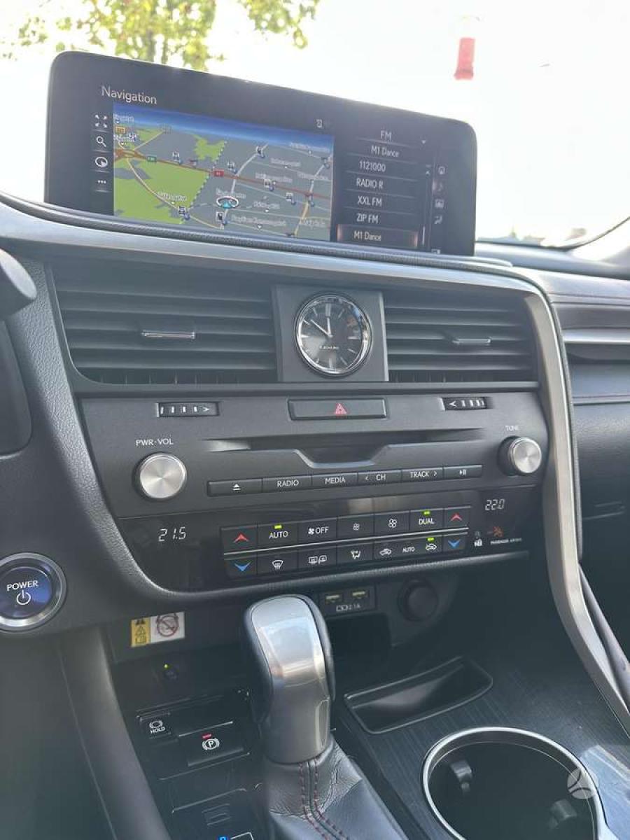 Pelēks Lexus RX 450h 2022 Klaipėda, ar dzinēja tilpumu 3.46 L un nobraukumu 133 tūkst. km par 42800 €, foto 20 vietnē AUTOMOTO.COM.LV