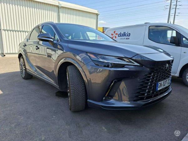 Серый Лексус RX 450h 2023 в Вильнюс, объемом двигателя 2.49 л и пробегом 82 тыс. км за 49999 €, фото 3 на AUTOMOTO.COM.LV
