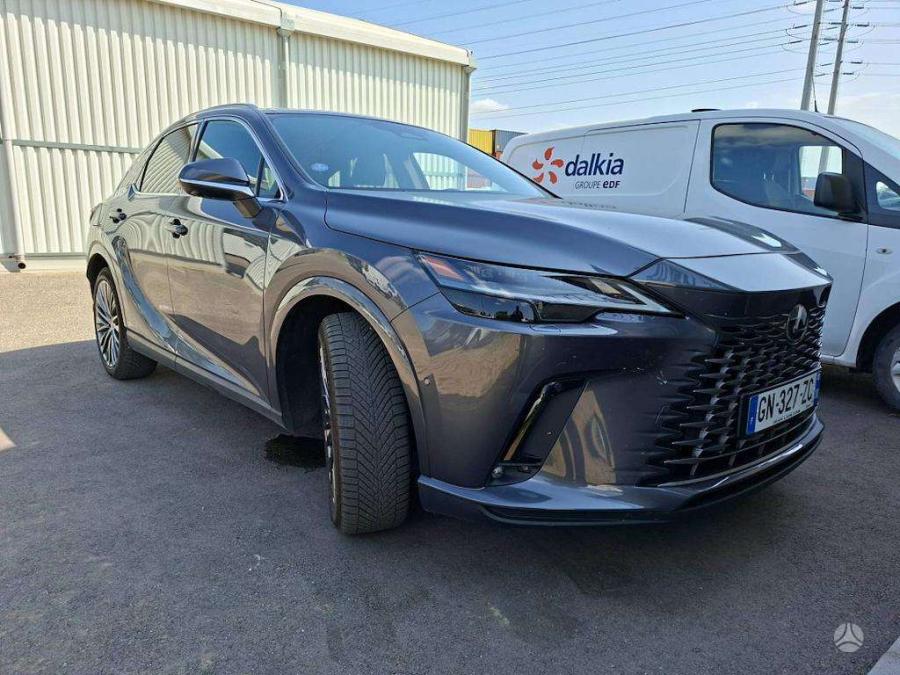 Серый Лексус RX 450h 2023 в Вильнюс, объемом двигателя 2.49 л и пробегом 82 тыс. км за 49999 €, фото 4 на AUTOMOTO.COM.LV