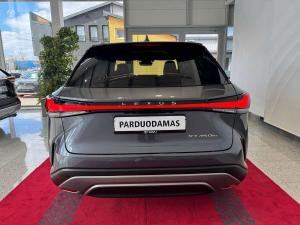 Grey Lexus RX 450h 2023 in Siauliai, with an engine capacity of 2.49 L and mileage of 12 thousand km for 60900 €, photo 4 on AUTOMOTO.COM.LV