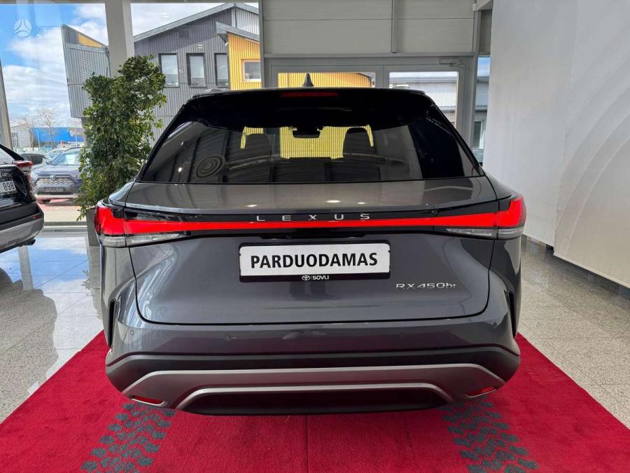 Grey Lexus RX 450h 2023 in Siauliai, with an engine capacity of 2.49 L and mileage of 12 thousand km for 60900 €, photo 4 on AUTOMOTO.COM.LV