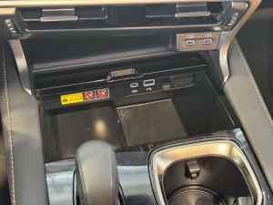 Grey Lexus RX 450h 2023 in Siauliai, with an engine capacity of 2.49 L and mileage of 12 thousand km for 60900 €, photo 26 on AUTOMOTO.COM.LV