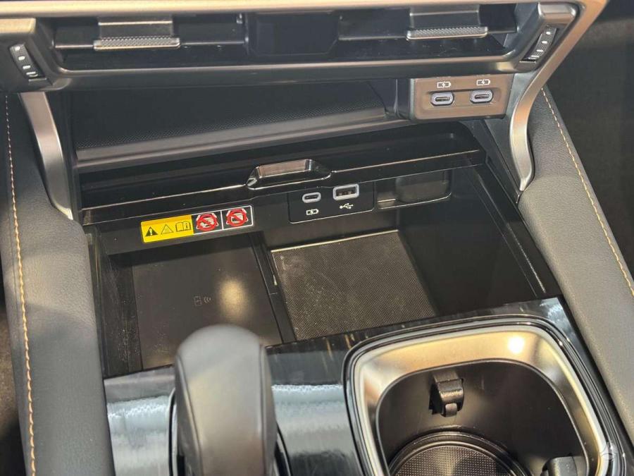 Grey Lexus RX 450h 2023 in Siauliai, with an engine capacity of 2.49 L and mileage of 12 thousand km for 60900 €, photo 26 on AUTOMOTO.COM.LV