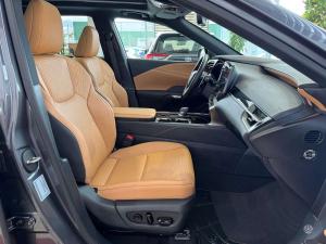 Grey Lexus RX 450h 2023 in Siauliai, with an engine capacity of 2.49 L and mileage of 12 thousand km for 60900 €, photo 30 on AUTOMOTO.COM.LV