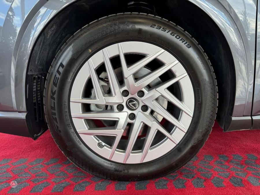 Grey Lexus RX 450h 2023 in Siauliai, with an engine capacity of 2.49 L and mileage of 12 thousand km for 60900 €, photo 34 on AUTOMOTO.COM.LV