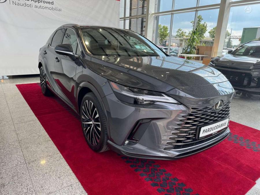 Grey Lexus RX 450h 2023 in Siauliai, with an engine capacity of 2.49 L and mileage of 12 thousand km for 60900 €, photo 37 on AUTOMOTO.COM.LV