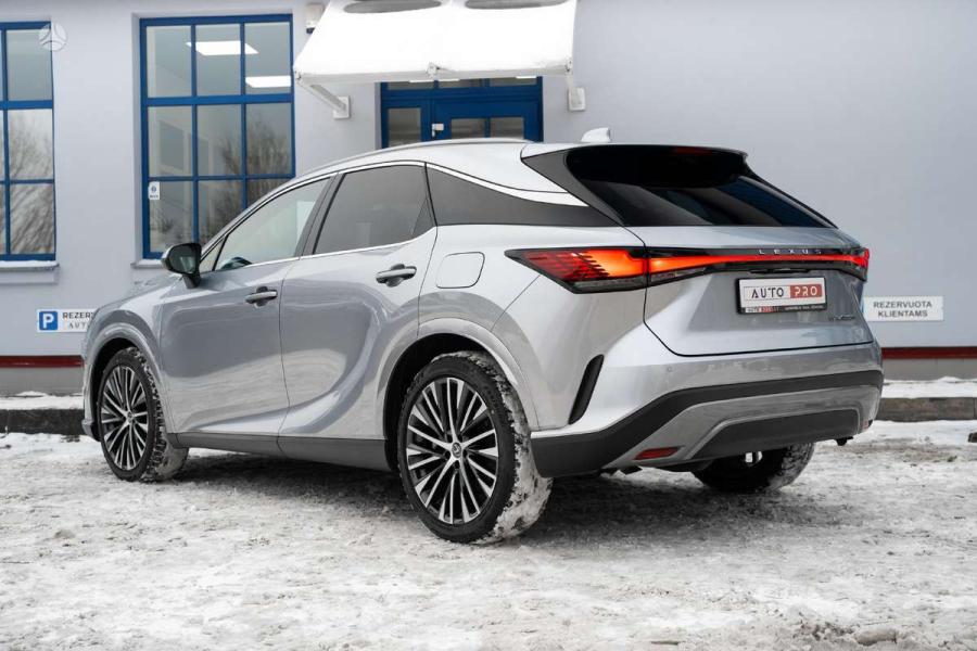 Pelēks Lexus RX 450h 2024 Viļņa, ar dzinēja tilpumu 2.49 L un nobraukumu 85 tūkst. km par 58900 €, foto 8 vietnē AUTOMOTO.COM.LV