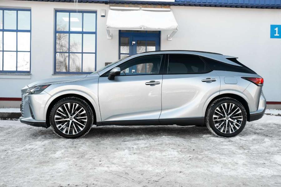 Pelēks Lexus RX 450h 2024 Kauņa, ar dzinēja tilpumu 2.49 L un nobraukumu 83 tūkst. km par 59900 €, foto 6 vietnē AUTOMOTO.COM.LV