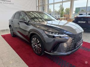 Pelēks Lexus RX 450h 2025 Šauļi, ar dzinēja tilpumu 2.49 L un nobraukumu 19 tūkst. km par 64900 €, foto 3 vietnē AUTOMOTO.COM.LV
