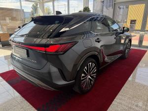 Pelēks Lexus RX 450h 2025 Šauļi, ar dzinēja tilpumu 2.49 L un nobraukumu 19 tūkst. km par 64900 €, foto 8 vietnē AUTOMOTO.COM.LV