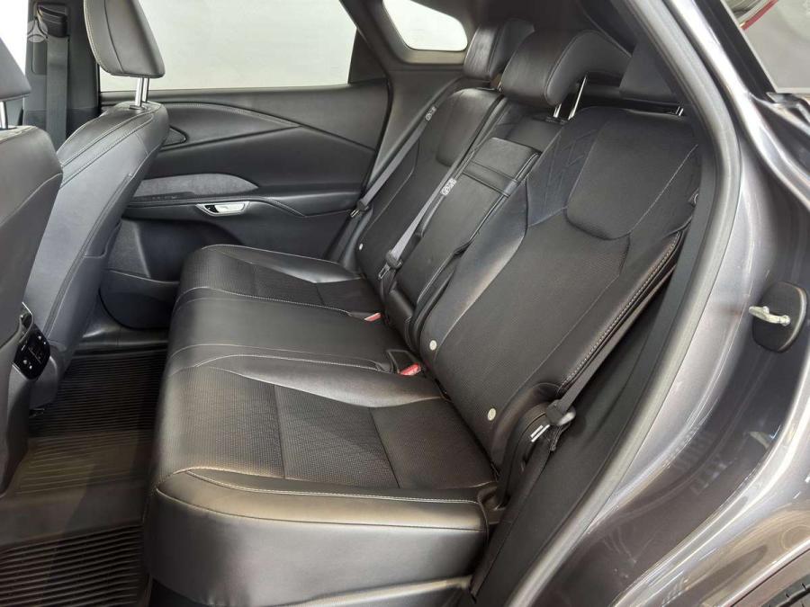 Pelēks Lexus RX 450h 2025 Šauļi, ar dzinēja tilpumu 2.49 L un nobraukumu 19 tūkst. km par 64900 €, foto 32 vietnē AUTOMOTO.COM.LV