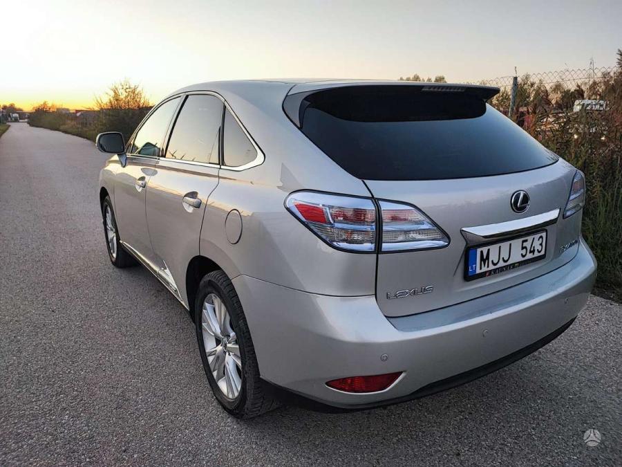 Pelēks Lexus RX 450h 2011 Kauņa, ar dzinēja tilpumu 3.46 L un nobraukumu 319 tūkst. km par 11990 €, foto 3 vietnē AUTOMOTO.COM.LV