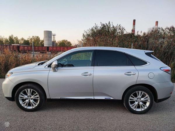 Grey Lexus RX 450h 2011 in Kaunas, with an engine capacity of 3.46 L and mileage of 319 thousand km for 11990 €, photo 6 on AUTOMOTO.COM.LV