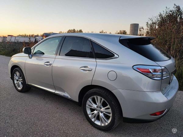 Grey Lexus RX 450h 2011 in Kaunas, with an engine capacity of 3.46 L and mileage of 319 thousand km for 11990 €, photo 8 on AUTOMOTO.COM.LV