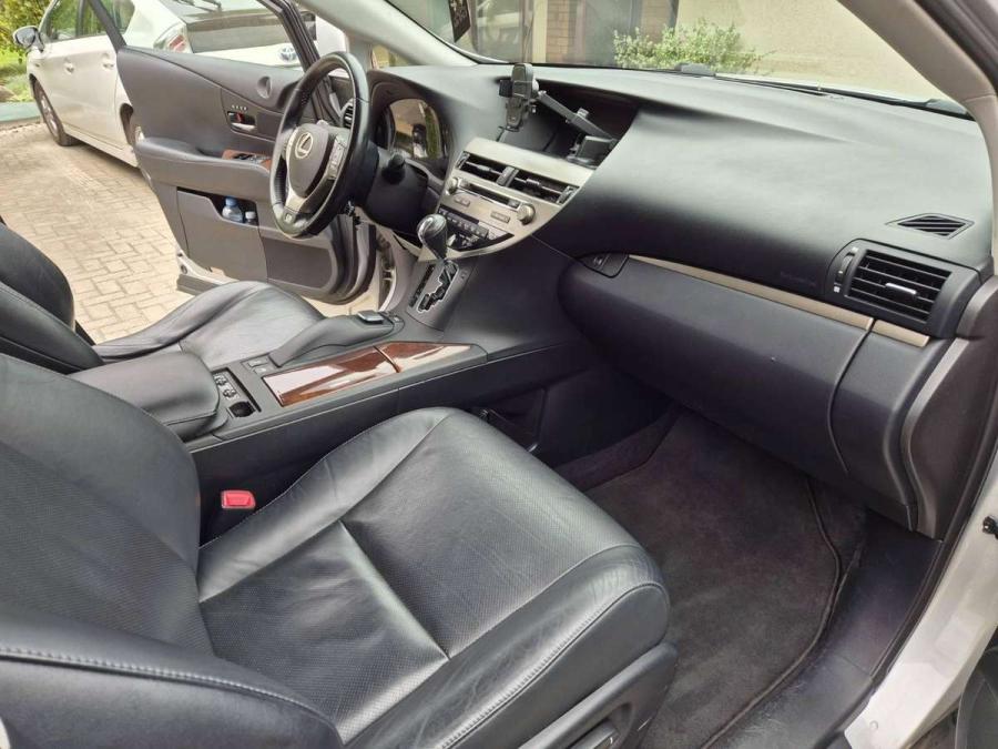 Pelēks Lexus RX 450h 2014 Mažeikiai, ar dzinēja tilpumu 3.50 L un nobraukumu 85 tūkst. km par 17900 €, foto 6 vietnē AUTOMOTO.COM.LV