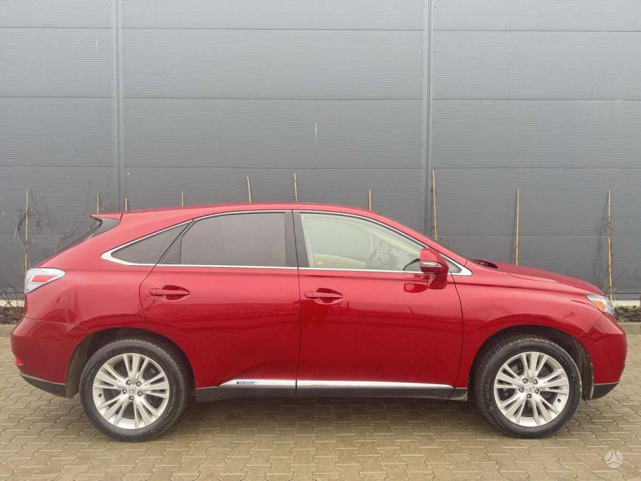 Red Lexus RX 450h 2011 in Vilnius, with an engine capacity of 0.00 L and mileage of 240 thousand km for 12200 €, photo 4 on AUTOMOTO.COM.LV