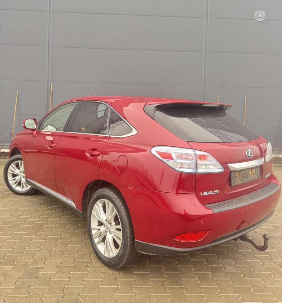 Red Lexus RX 450h 2011 in Vilnius, with an engine capacity of 0.00 L and mileage of 240 thousand km for 12200 €, photo 6 on AUTOMOTO.COM.LV
