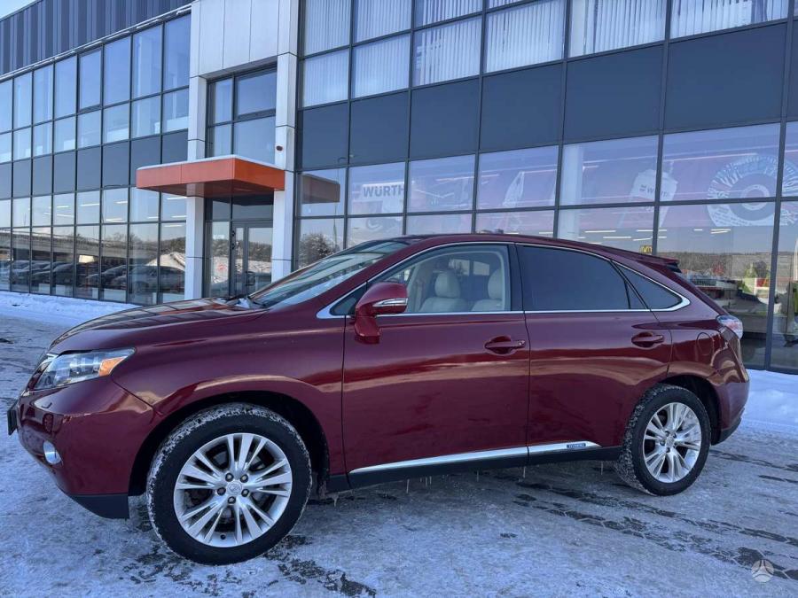 Red Lexus RX 450h 2011 in Vilnius, with an engine capacity of 0.00 L and mileage of 240 thousand km for 11600 €, photo 6 on AUTOMOTO.COM.LV