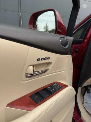 Sarkans Lexus RX 450h 2011 Viļņa, ar dzinēja tilpumu 0.00 L un nobraukumu 260 tūkst. km par 11300 €, foto 19 vietnē AUTOMOTO.COM.LV