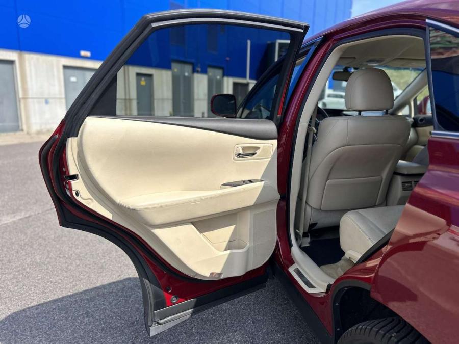 Sarkans Lexus RX 450h 2011 Viļņa, ar dzinēja tilpumu 3.50 L un nobraukumu 293 tūkst. km par 11999 €, foto 14 vietnē AUTOMOTO.COM.LV