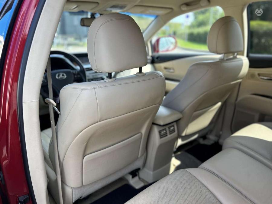 Sarkans Lexus RX 450h 2011 Viļņa, ar dzinēja tilpumu 3.50 L un nobraukumu 293 tūkst. km par 11999 €, foto 16 vietnē AUTOMOTO.COM.LV