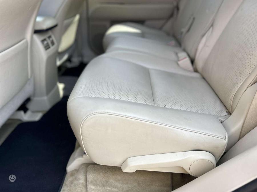 Sarkans Lexus RX 450h 2011 Viļņa, ar dzinēja tilpumu 3.50 L un nobraukumu 293 tūkst. km par 11999 €, foto 17 vietnē AUTOMOTO.COM.LV