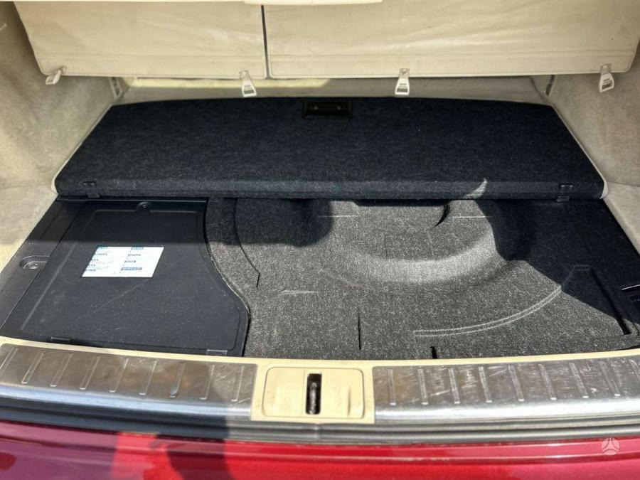 Sarkans Lexus RX 450h 2011 Viļņa, ar dzinēja tilpumu 3.50 L un nobraukumu 293 tūkst. km par 11999 €, foto 22 vietnē AUTOMOTO.COM.LV