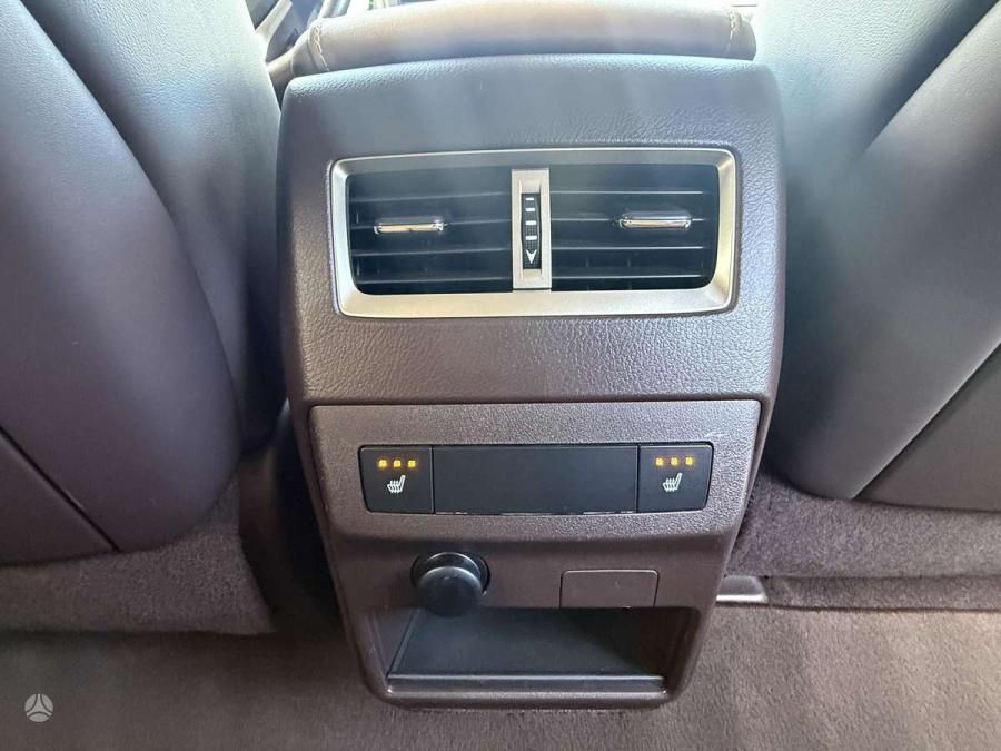 Red Lexus RX 450h 2019 in Vilnius, with an engine capacity of 3.46 L and mileage of 58 thousand km for 29950 €, photo 33 on AUTOMOTO.COM.LV