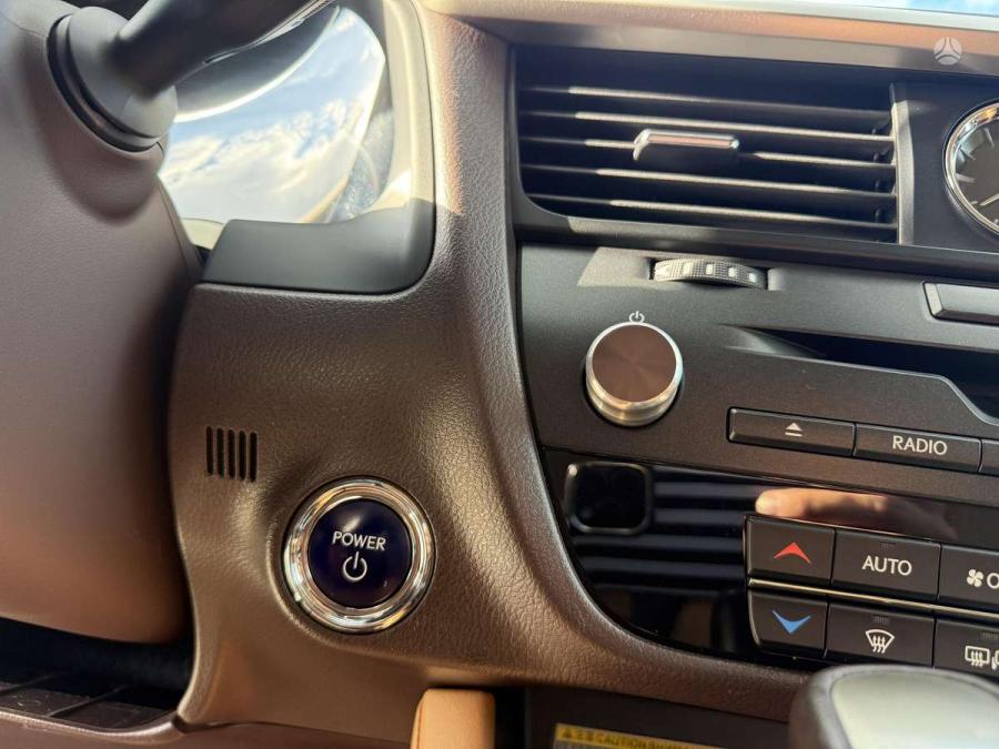 Red Lexus RX 450h 2019 in Vilnius, with an engine capacity of 3.46 L and mileage of 58 thousand km for 29950 €, photo 39 on AUTOMOTO.COM.LV