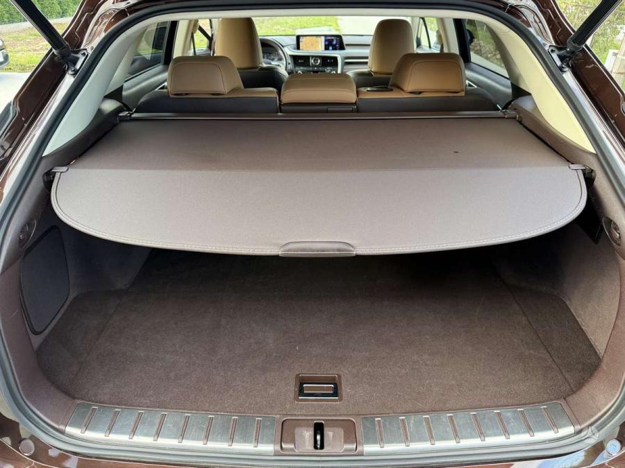 Red Lexus RX 450h 2019 in Vilnius, with an engine capacity of 3.46 L and mileage of 58 thousand km for 29950 €, photo 43 on AUTOMOTO.COM.LV