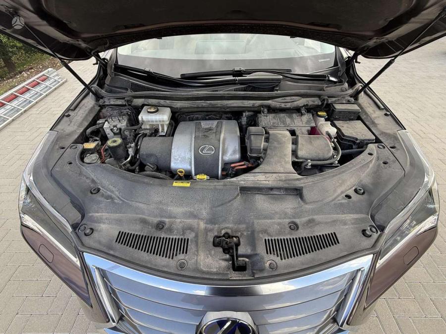 Red Lexus RX 450h 2019 in Vilnius, with an engine capacity of 3.46 L and mileage of 58 thousand km for 29950 €, photo 46 on AUTOMOTO.COM.LV