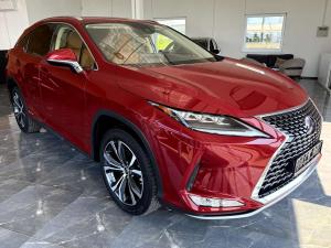 Red Lexus RX 450h 2021 in Panevezys, with an engine capacity of 3.50 L and mileage of 44 thousand km for 39900 €, photo 3 on AUTOMOTO.COM.LV