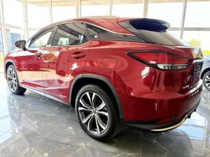 Red Lexus RX 450h 2021 in Panevezys, with an engine capacity of 3.50 L and mileage of 44 thousand km for 39900 €, photo 10 on AUTOMOTO.COM.LV