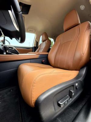 Red Lexus RX 450h 2021 in Panevezys, with an engine capacity of 3.50 L and mileage of 44 thousand km for 39900 €, photo 17 on AUTOMOTO.COM.LV