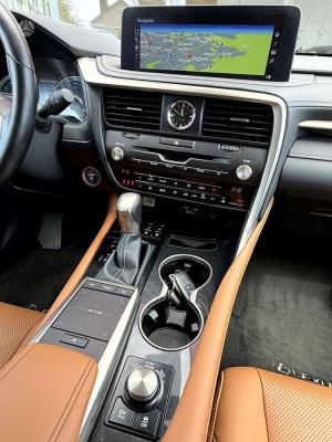 Red Lexus RX 450h 2021 in Panevezys, with an engine capacity of 3.50 L and mileage of 44 thousand km for 39900 €, photo 21 on AUTOMOTO.COM.LV