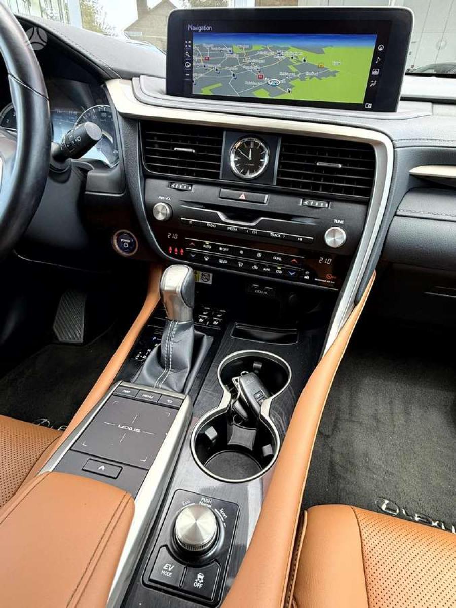 Red Lexus RX 450h 2021 in Panevezys, with an engine capacity of 3.50 L and mileage of 44 thousand km for 39900 €, photo 21 on AUTOMOTO.COM.LV