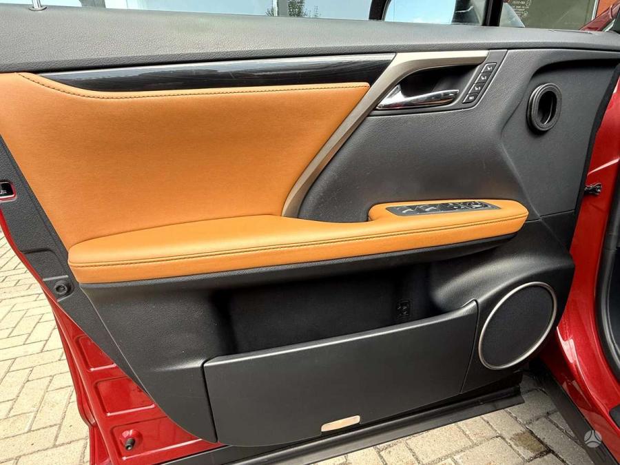 Red Lexus RX 450h 2021 in Panevezys, with an engine capacity of 3.50 L and mileage of 44 thousand km for 39900 €, photo 28 on AUTOMOTO.COM.LV