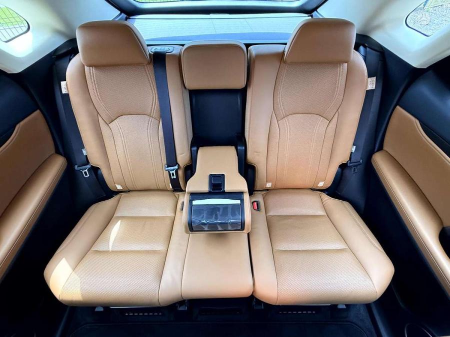 Red Lexus RX 450h 2021 in Panevezys, with an engine capacity of 3.50 L and mileage of 44 thousand km for 39900 €, photo 29 on AUTOMOTO.COM.LV