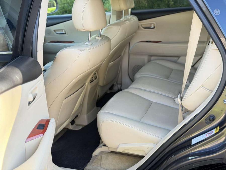 Violets Lexus RX 450h 2010 Šauļi, ar dzinēja tilpumu 3.50 L un nobraukumu 297 tūkst. km par 8850 €, foto 11 vietnē AUTOMOTO.COM.LV