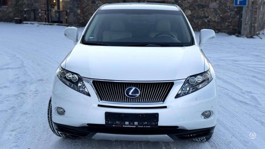 White Lexus RX 450h 2009 in Panevezys, with an engine capacity of 3.50 L and mileage of 280 thousand km for 10000 €, photo 1 on AUTOMOTO.COM.LV