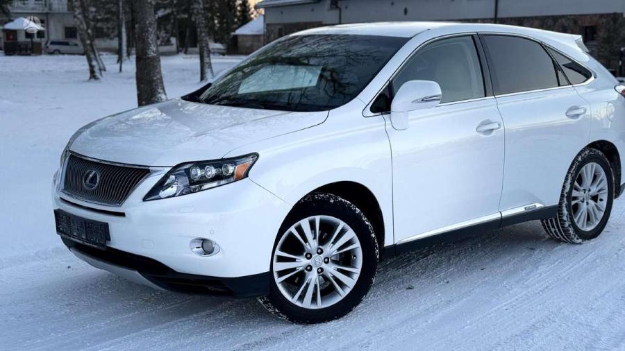 White Lexus RX 450h 2009 in Panevezys, with an engine capacity of 3.50 L and mileage of 280 thousand km for 10000 €, photo 4 on AUTOMOTO.COM.LV