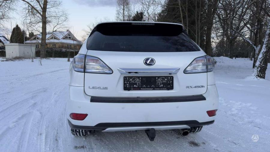 White Lexus RX 450h 2009 in Panevezys, with an engine capacity of 3.50 L and mileage of 280 thousand km for 10000 €, photo 12 on AUTOMOTO.COM.LV