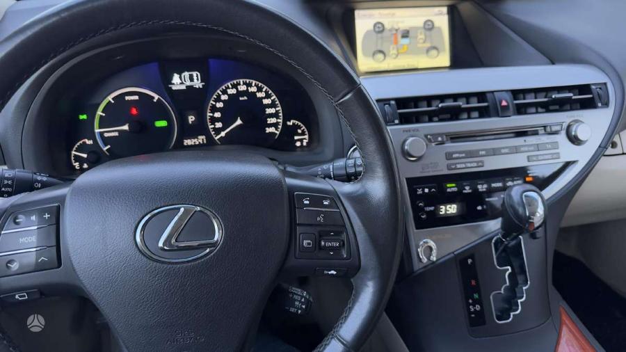 White Lexus RX 450h 2009 in Panevezys, with an engine capacity of 3.50 L and mileage of 280 thousand km for 10000 €, photo 30 on AUTOMOTO.COM.LV